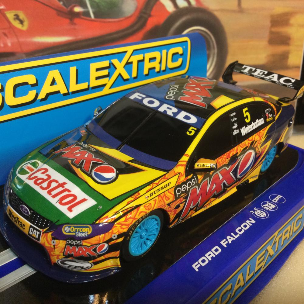 Scalextric Ford Falcon 2013 Mark Winterbottom #5 - Watching The Wheels