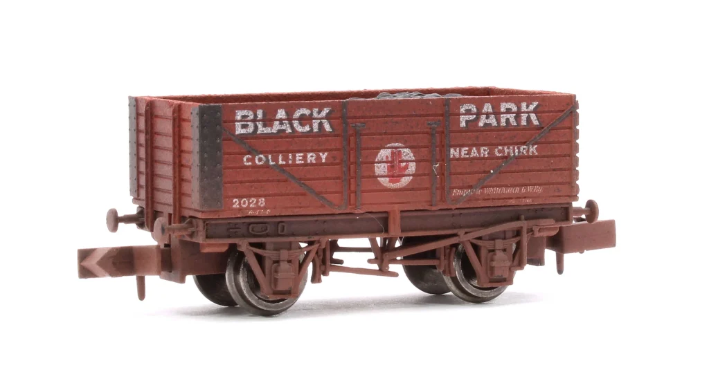 Dapol 7 Plank Wagon "Chirk" 2028 Weathered - Watching The Wheels